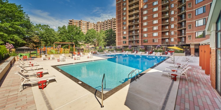 Courtland Towers Apartments | RentDittmar.com