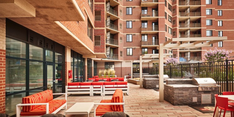 Courtland Towers Apartments | RentDittmar.com