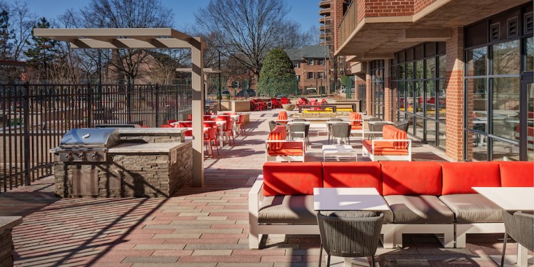 Courtland Towers Apartments | RentDittmar.com